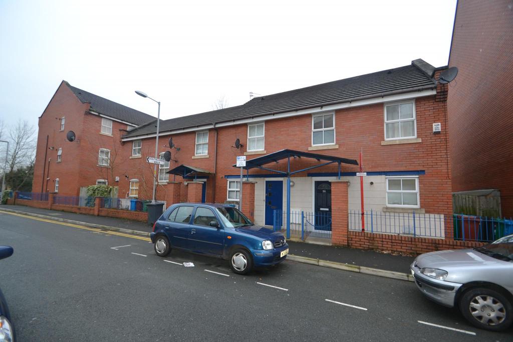 Peregrine St, Hulme, Manchester. M15 5PU 3 bed semi-detached house to ...
