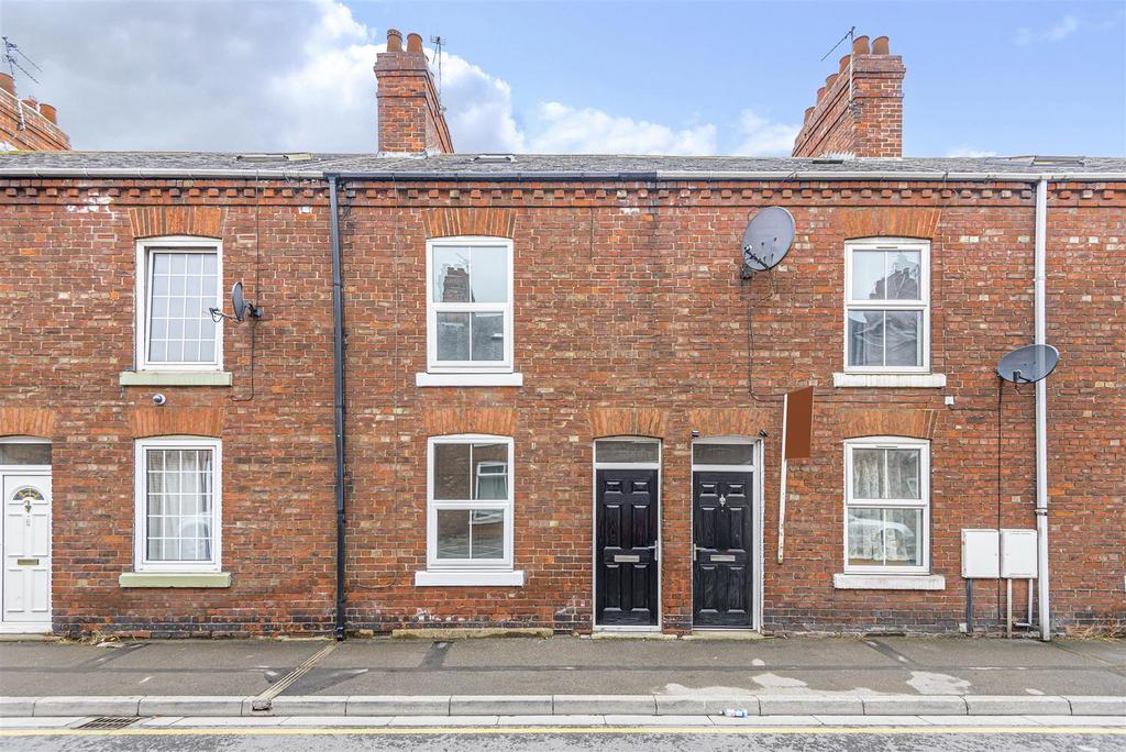 Nalton Street, Selby, YO8 4AE 2 bed terraced house - £150,000