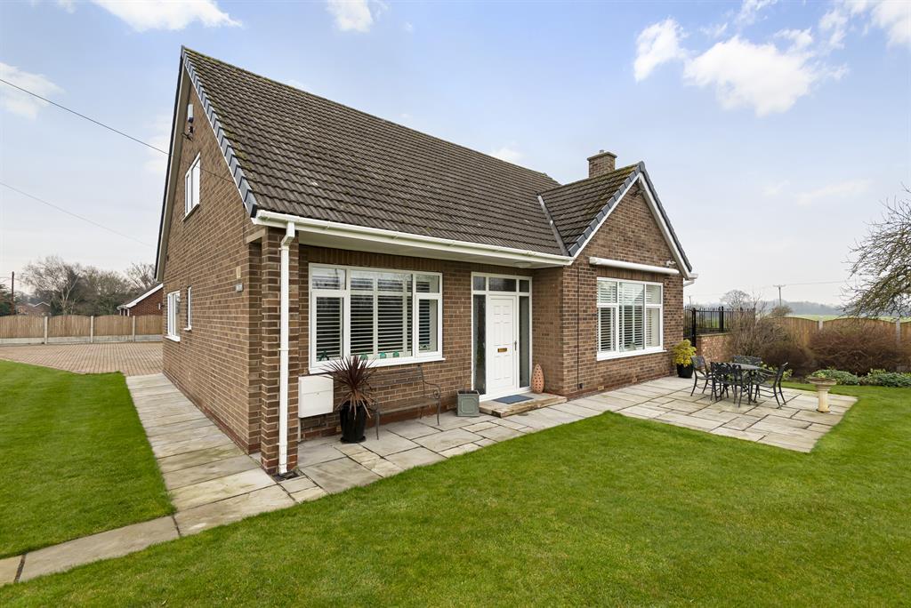 Hilltop, High Street, West Cowick... 3 bed detached house - £395,000
