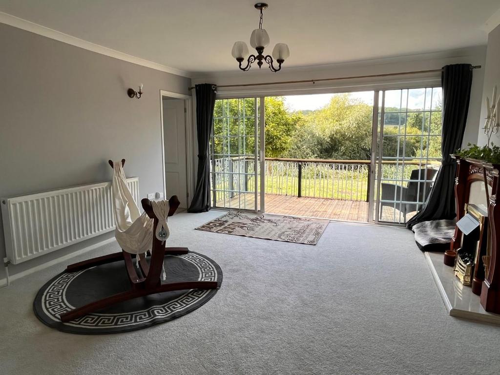 Binton Road, Welford on Avon 3 bed detached house - £925 pcm (£213 pw)