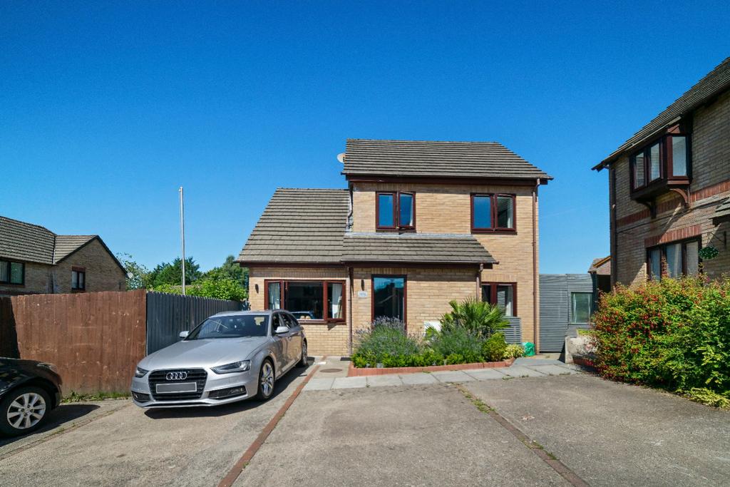 Manor Chase, Beddau, Pontypridd, CF38... 3 bed detached house - £330,000