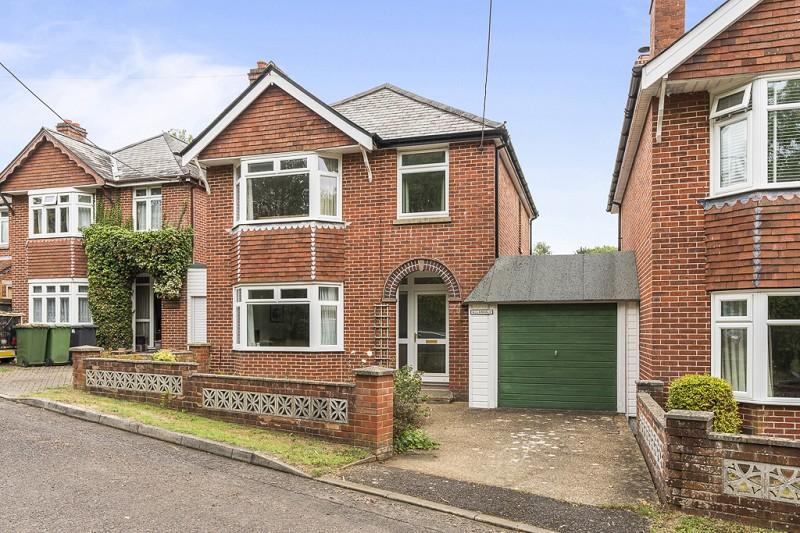 Bridge Road Bursledon Southampton Hampshire So31 8al 3 Bed Detached