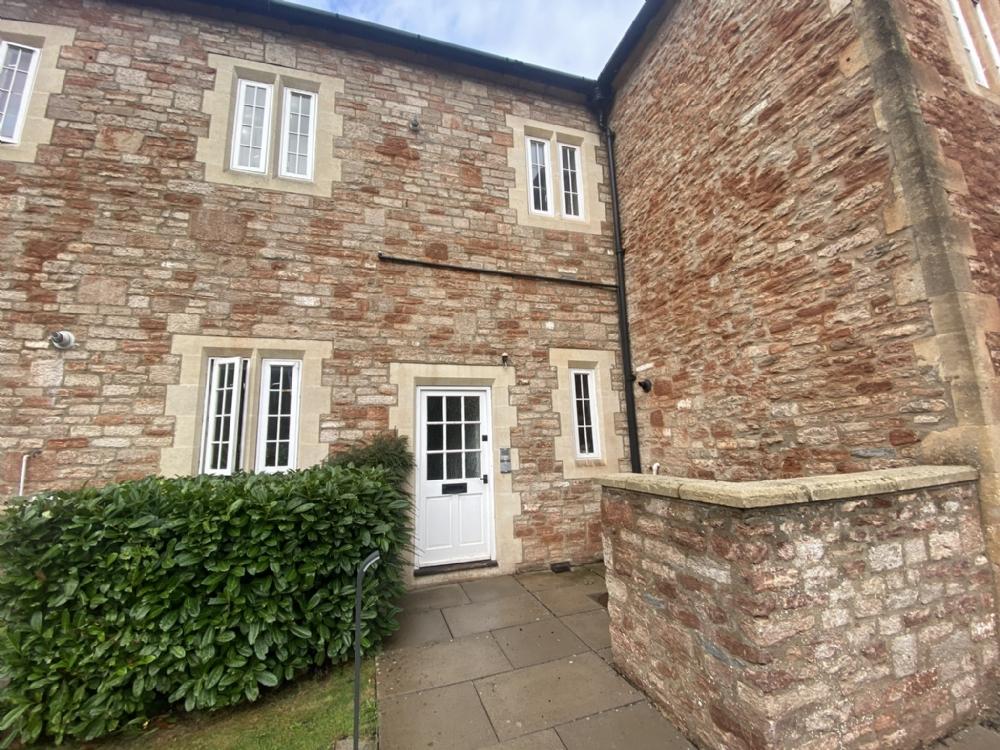 Lower Chapel Court, South Horrington 2 bed flat - £725 pcm (£167 pw)