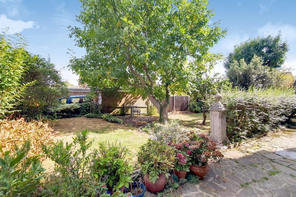 Bolney Court, Lawrie Park Road... Studio - £225,000