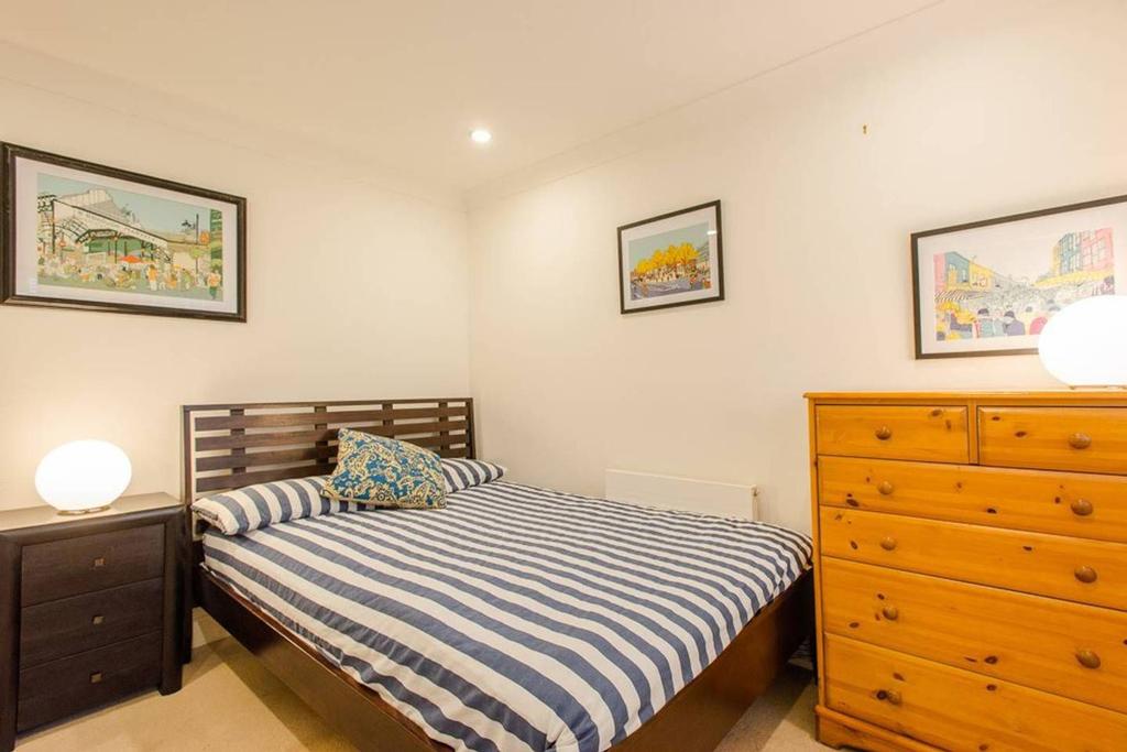 Redmans Road, Stepney, London, E1 2 bed flat - £475,000