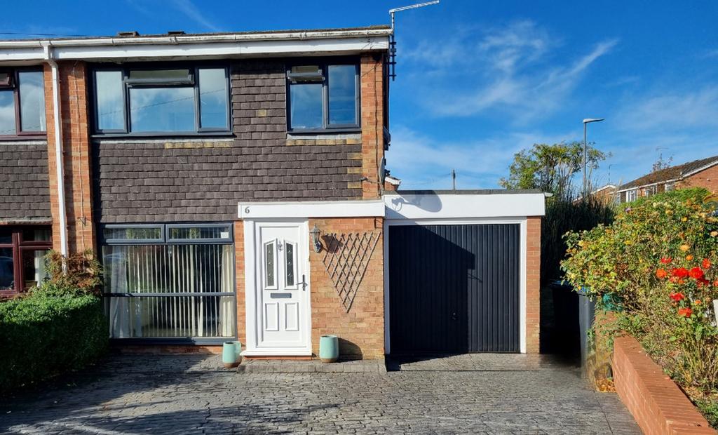 Stowe Drive, Southam, CV47 3 bed semi-detached house - £290,000