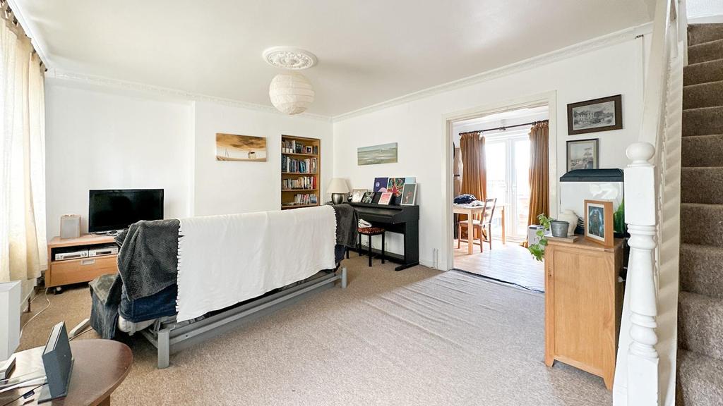 Lynton Road, Bedminster, Bristol, BS3 3 bed semi-detached house - £350,000