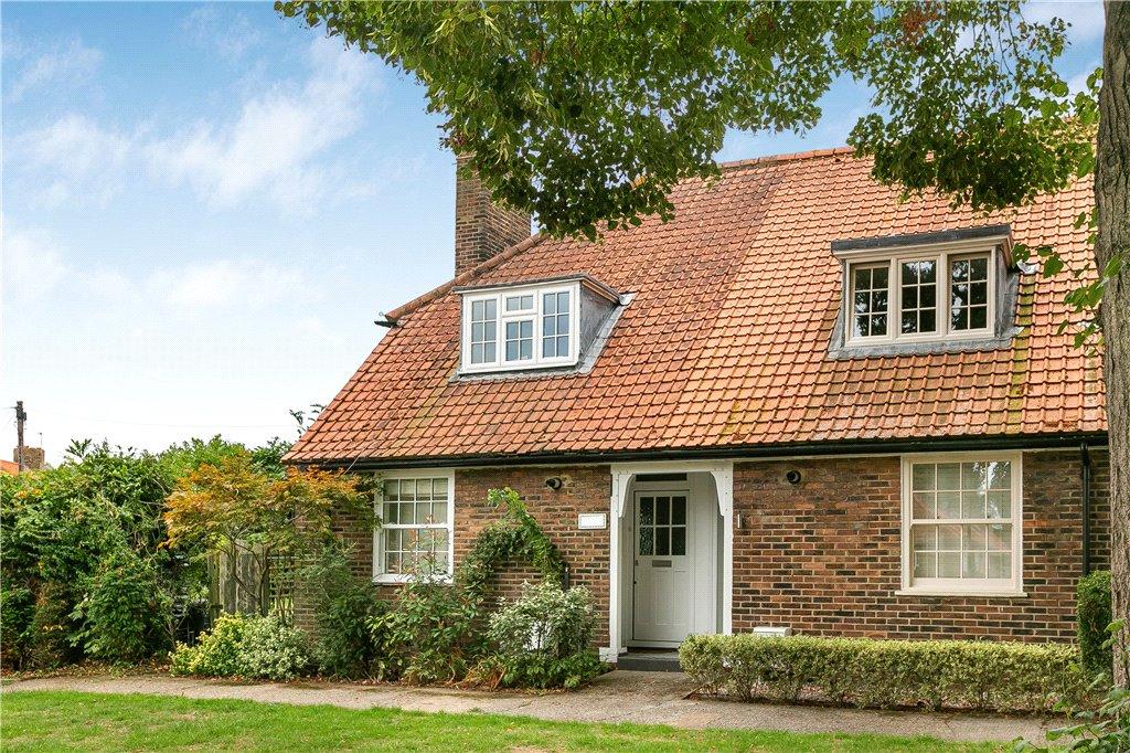 Huntingfield Road, Putney, SW15 2 bed end of terrace house - £2,750 pcm ...