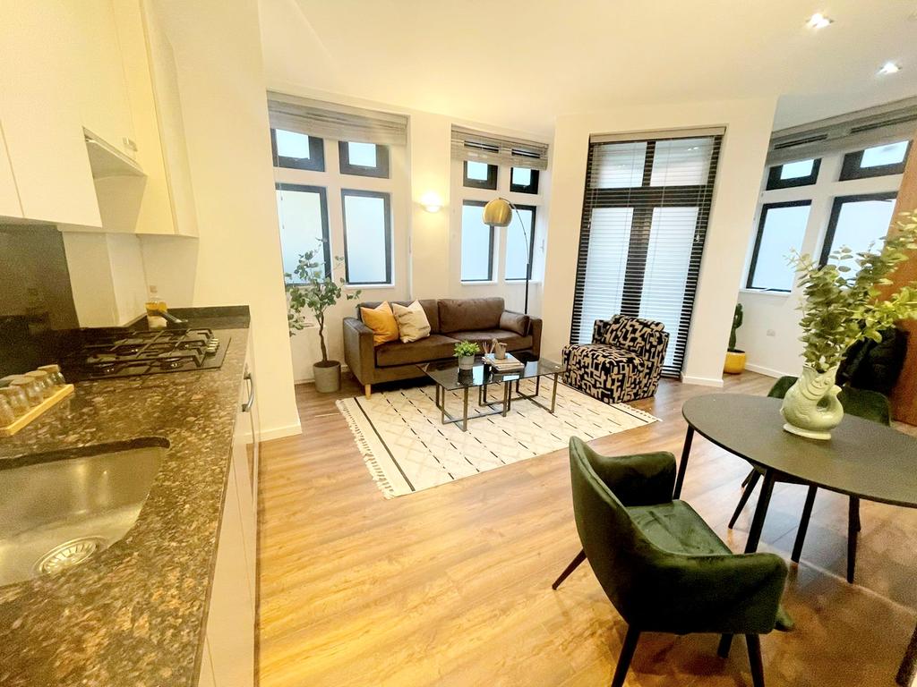 Pitfield Street, Hoxton, N1 2 bed maisonette - £525,000