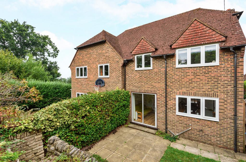 Hales Field, Haslemere, GU27 3 bed semi-detached house - £595,000