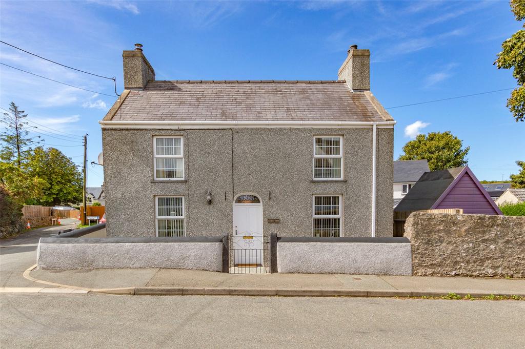 Penysarn, Isle of Anglesey, LL69 3 bed detached house for sale - £295,000