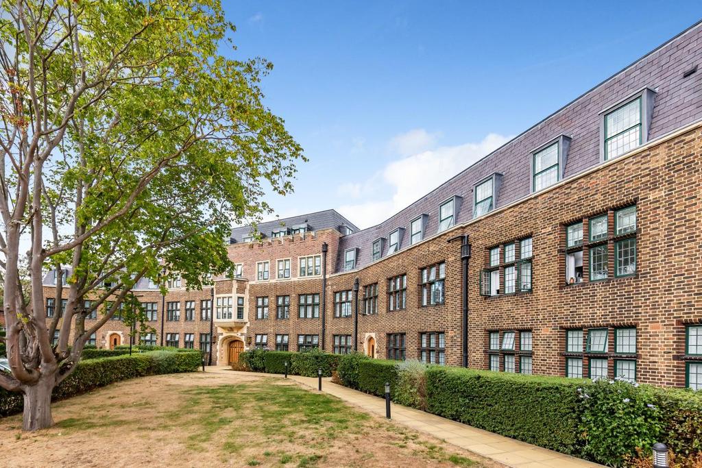 Crescent Lane, Clapham 2 bed flat - £600,000