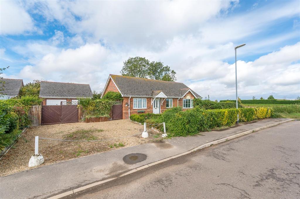 Rainwalls Lane, Sutterton, Boston 3 bed bungalow - £270,000