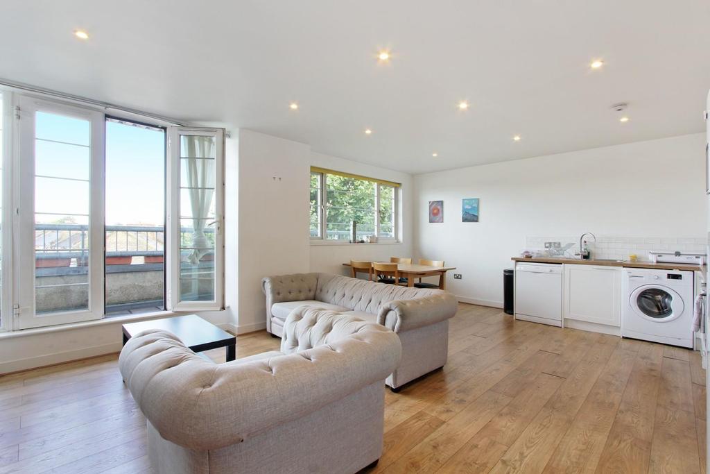 Denmark Road, London, SE5 9JL 2 bed flat - £1,900 pcm (£438 pw)