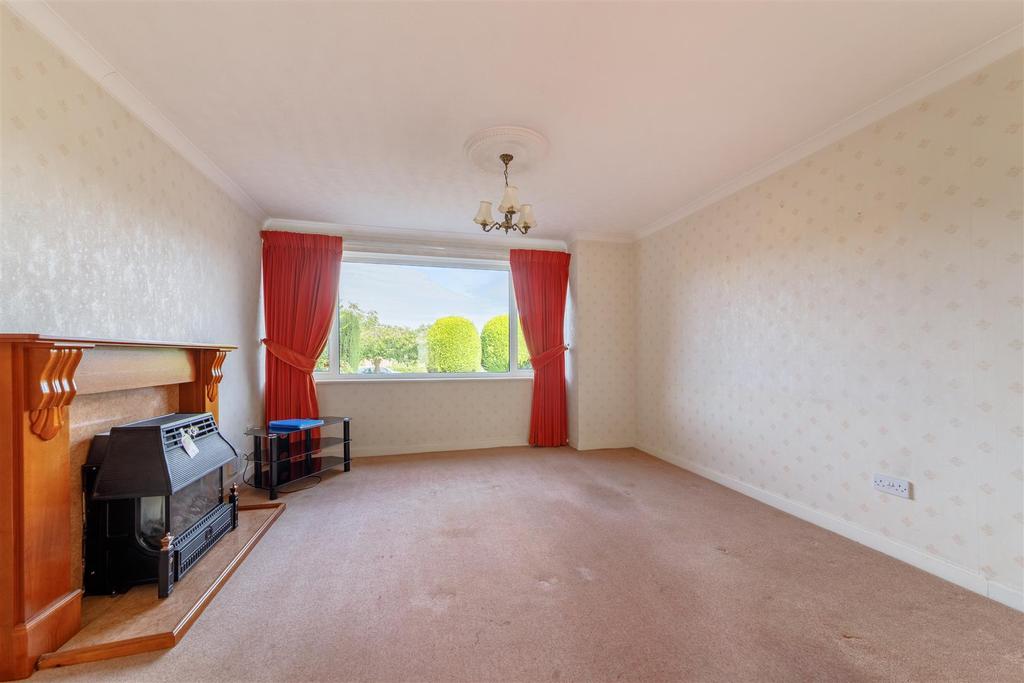 Westland Road, Cottesmore, Rutland 3 bed detached house - £300,000