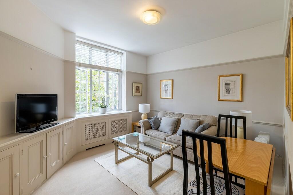 Britten Street, Chelsea, SW3 1 bed flat - £2,167 pcm (£500 pw)