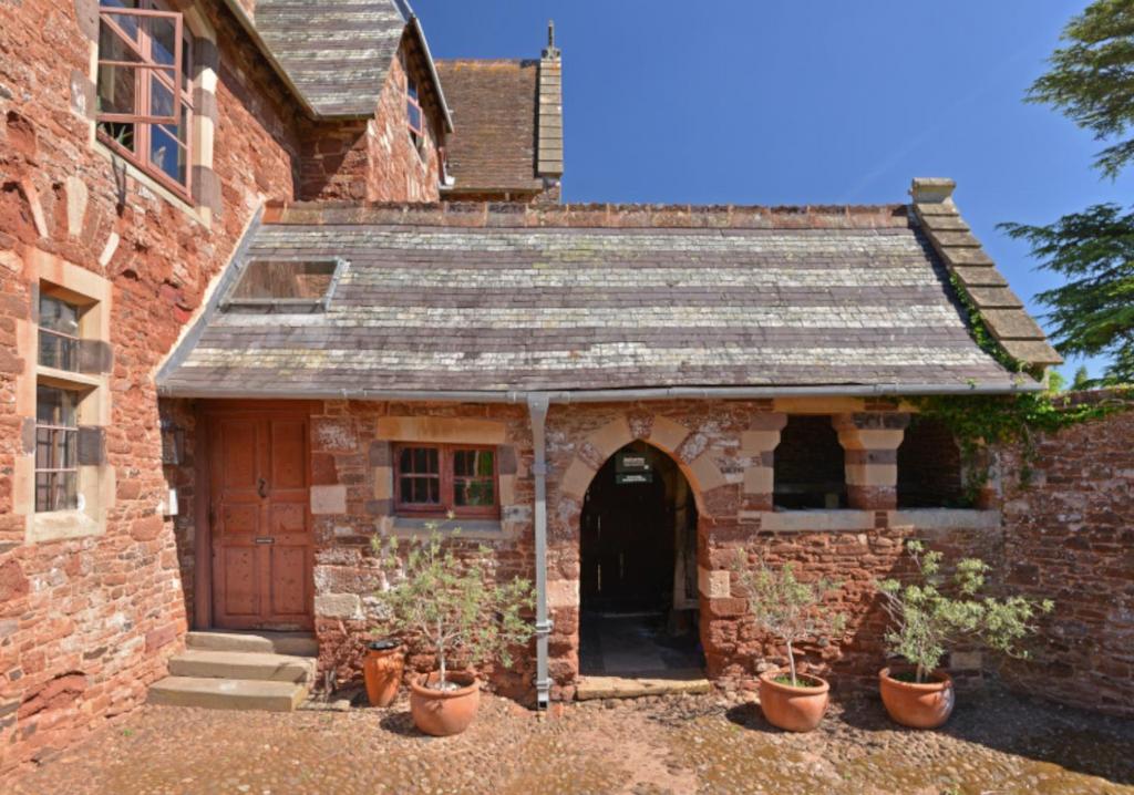 Bishops Court, Exeter, Devon, EX5 7 bed detached house for sale - £ ...