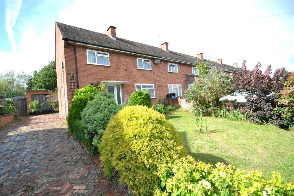 Glebe Road, Newent 3 bed end of terrace house - £230,000