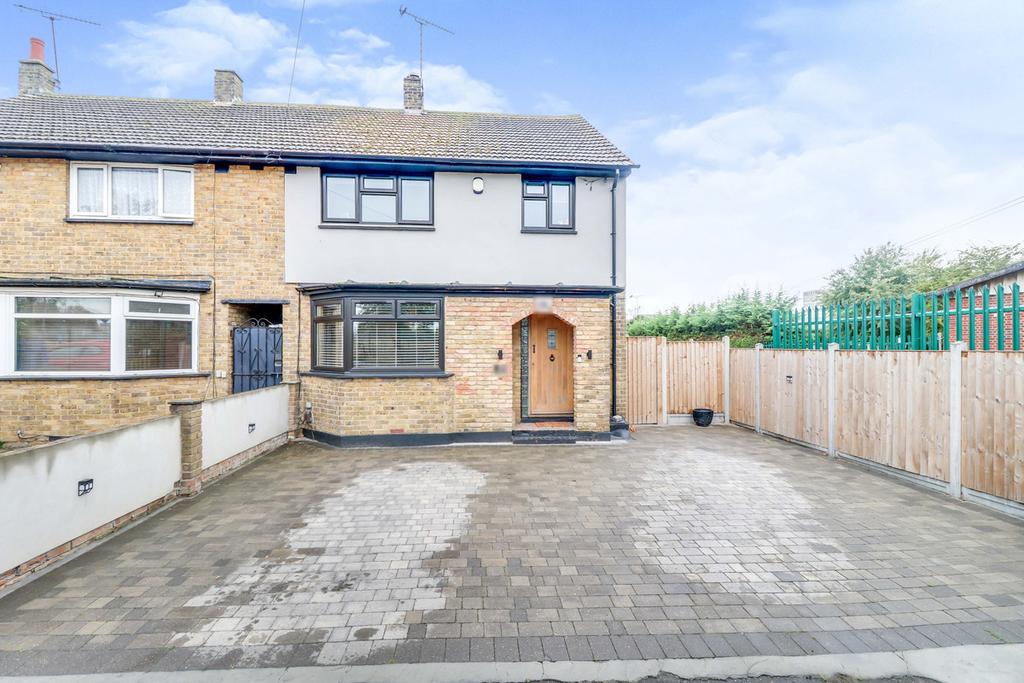 Eastern Avenue Southend On Sea Ss2 3 Bed Semi Detached House £375 000