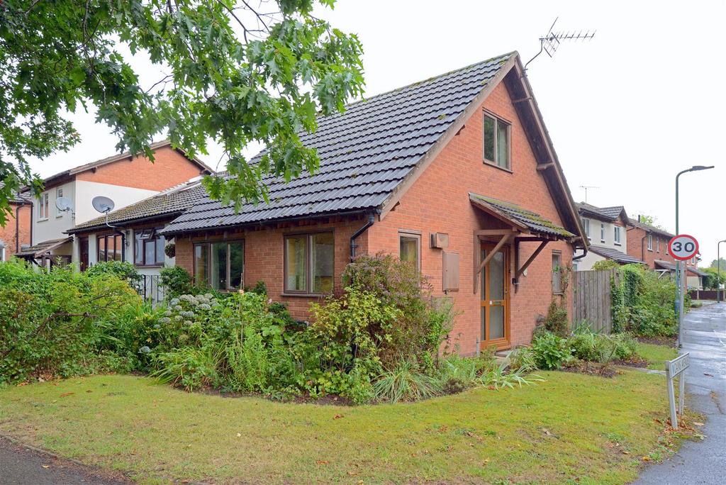Longacre Mews, Shrewsbury 2 bed end of terrace house - £157,000