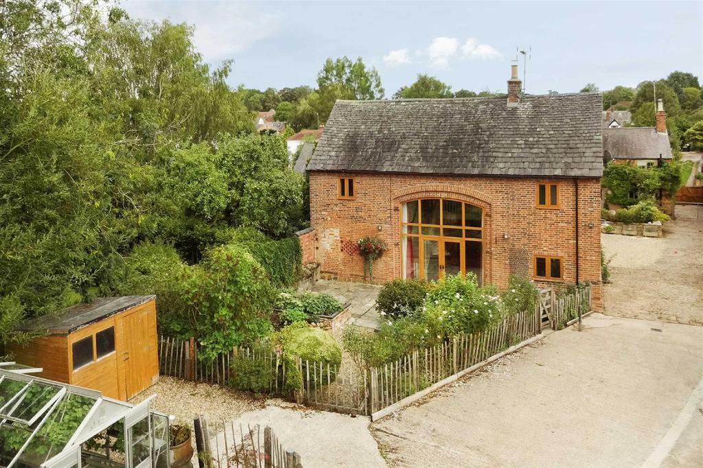 Church Street, Billesdon 2 bed barn conversion - £1,250 pcm (£288 pw)