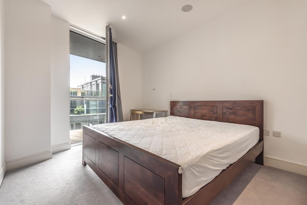 Juniper Drive Wandsworth SW18 2 bed apartment - £3,250 pcm (£750 pw)