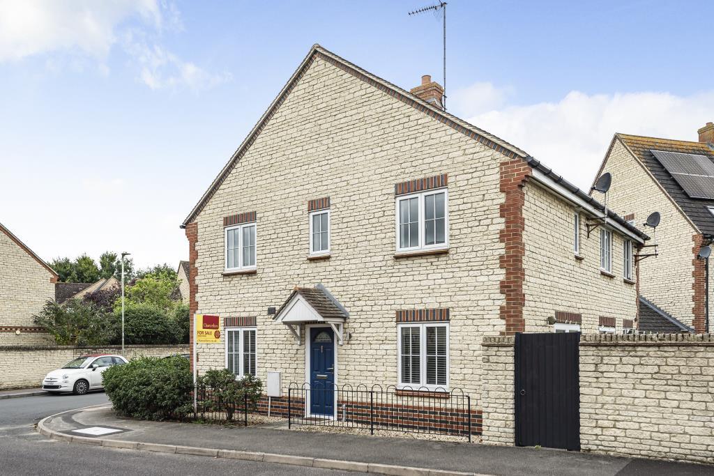 Bicester, Oxfordshire, OX26 3 bed semi-detached house - £360,000