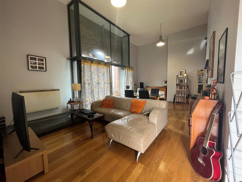 The Collegiate, Shaw Street 1 bed apartment - £130,000