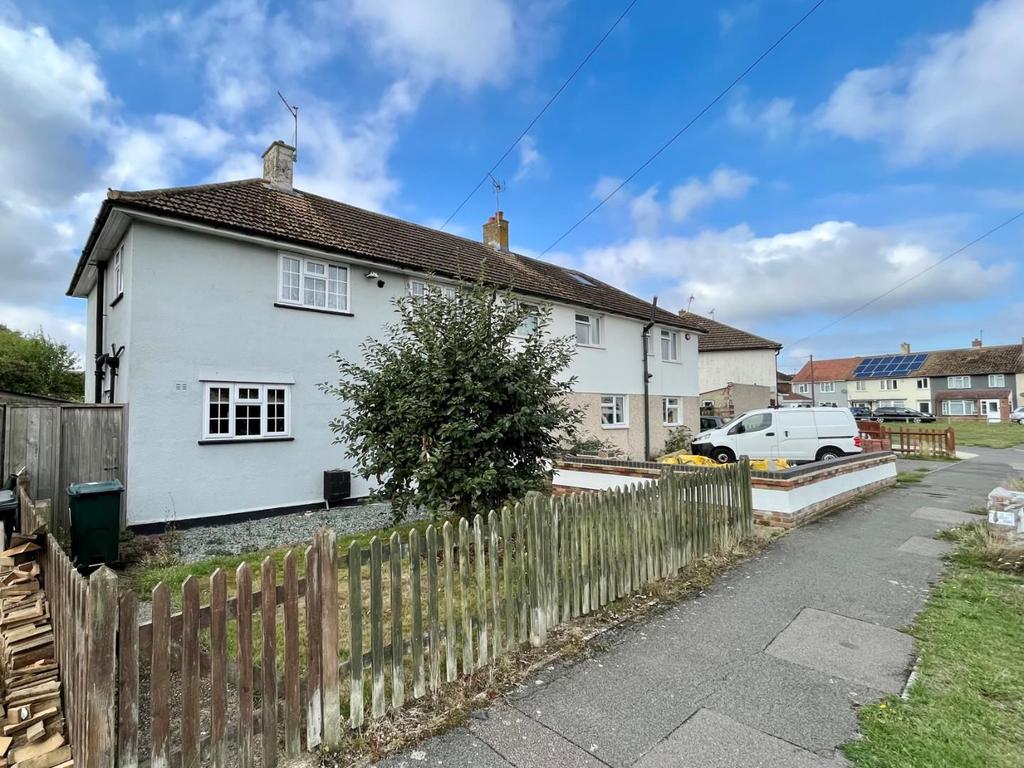 Essetford Road, Ashford TN23 3 bed semi-detached house - £260,000