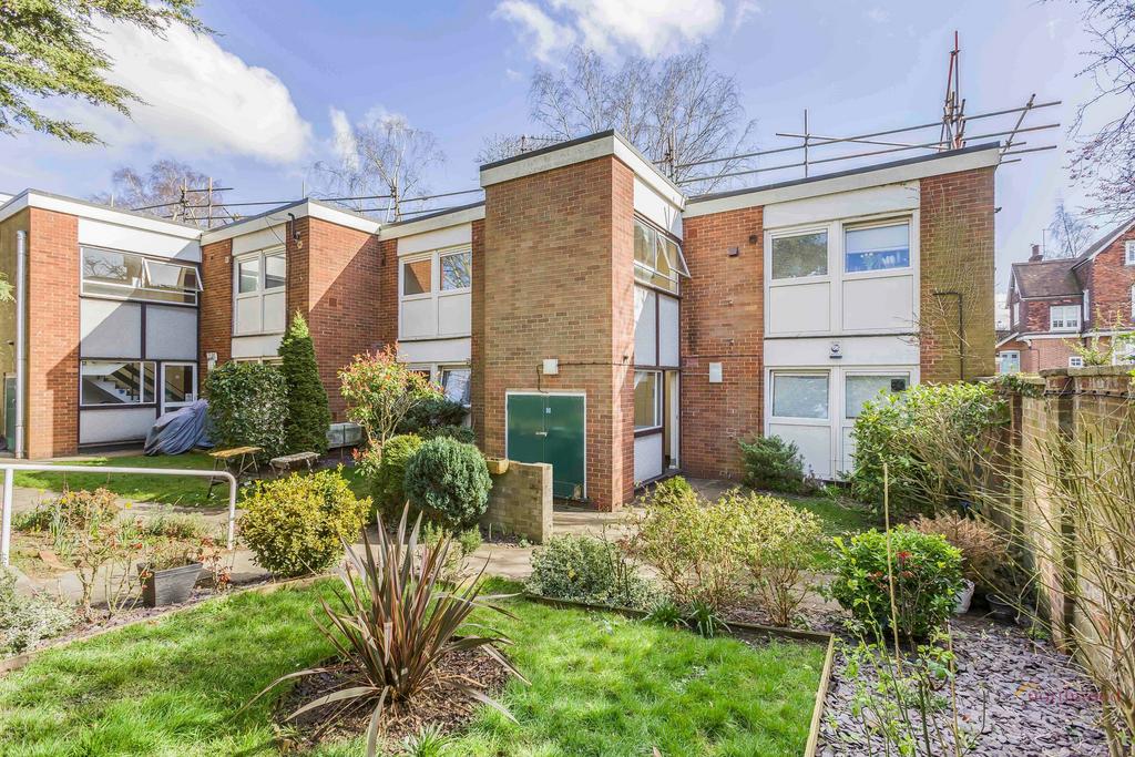 Thirlestane, St Albans, AL1 1 bed flat - £1,095 pcm (£253 pw)