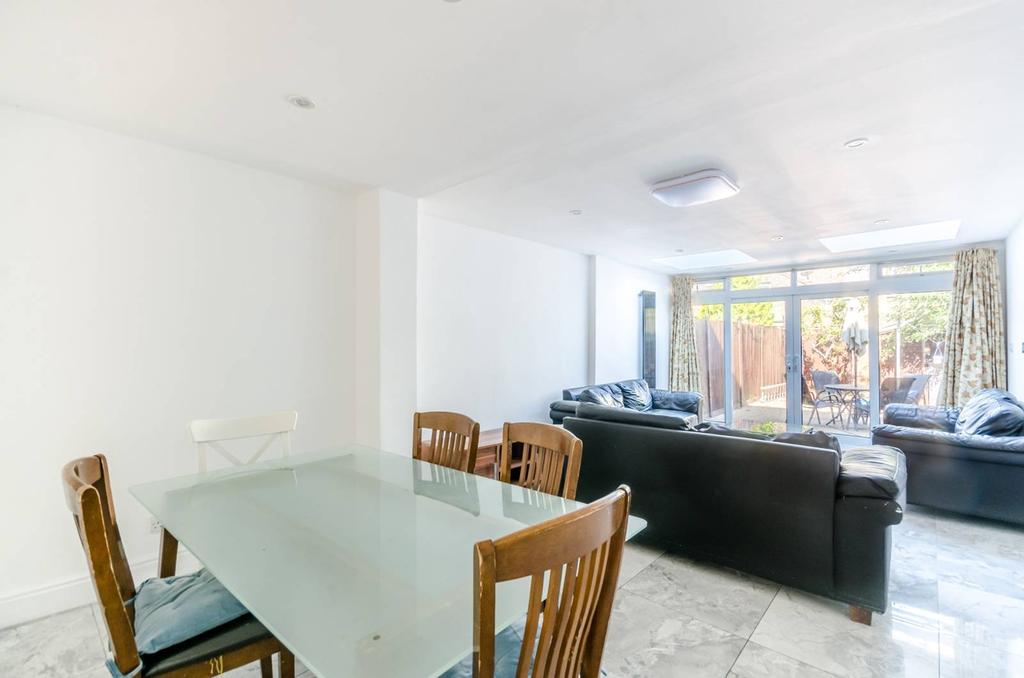 Falcon Grove, Clapham Junction... 4 bed terraced house - £975,000