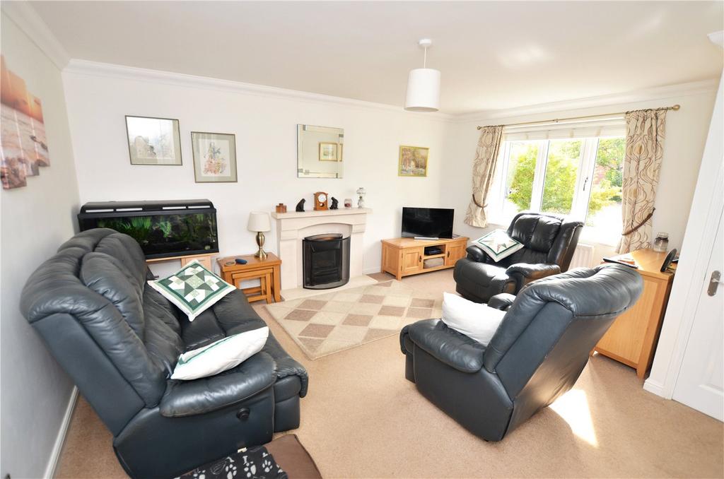 Mallard Drive Ridgewood Uckfield 3 Bed Detached House £450 000