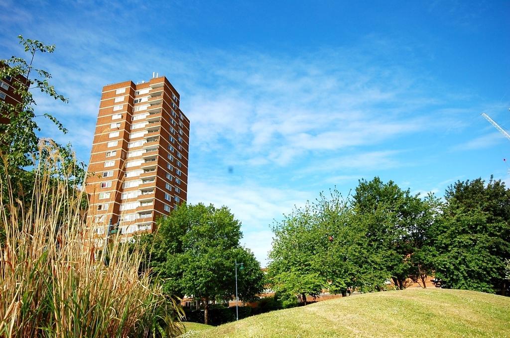 Kipling Estate London SE1 2 bed flat - £2,000 pcm (£462 pw)