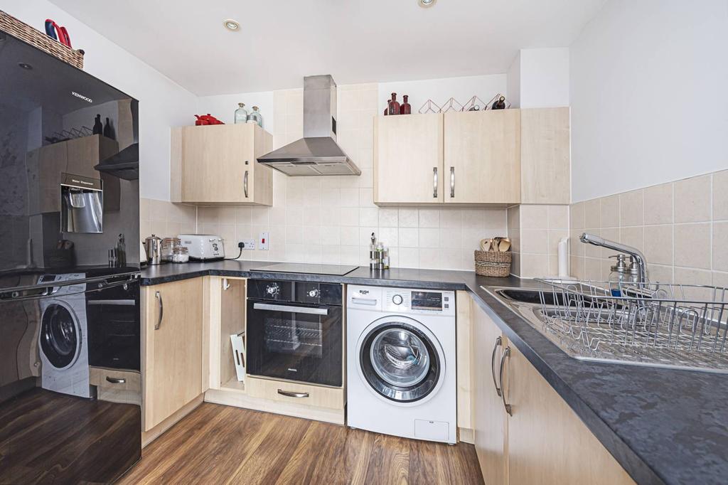 Candle Street, Tower Hamlets, London, E1 1 bed flat - £350,000