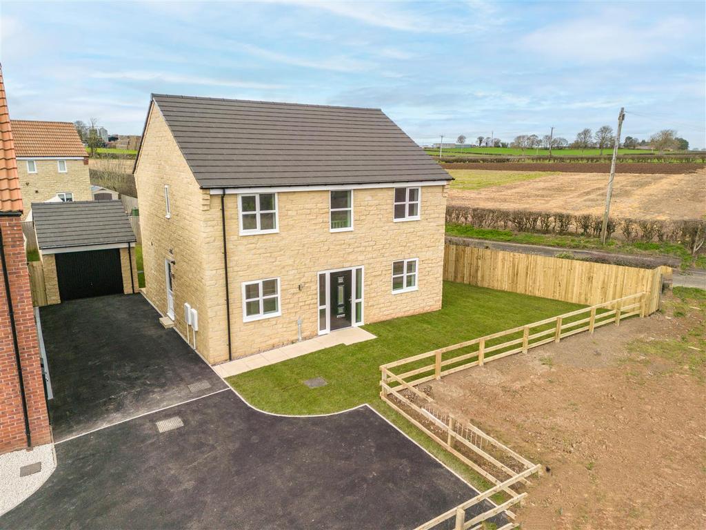 Leyland Drive, Bolsover, Chesterfield, S44 6FZ 4 bed detached house for ...