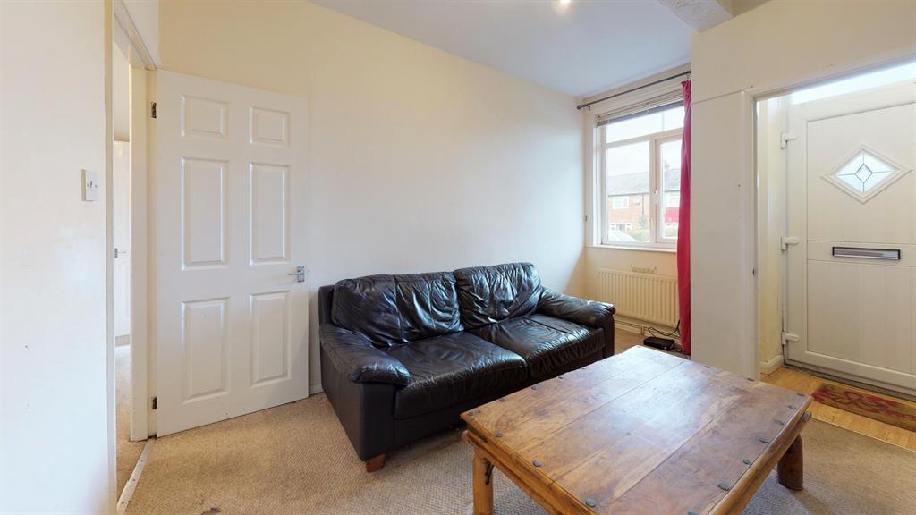 Vesper Road, Kirkstall, LS5 2 bed flat - £90,000