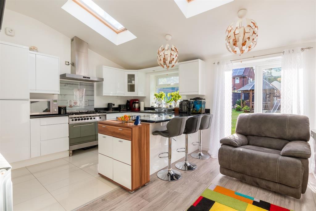 Latchmere Gardens, West Park, LS16 3 bed end of terrace house - £280,000