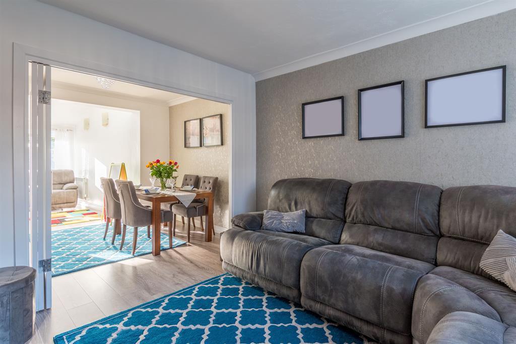Latchmere Gardens, West Park, LS16 3 bed end of terrace house - £280,000