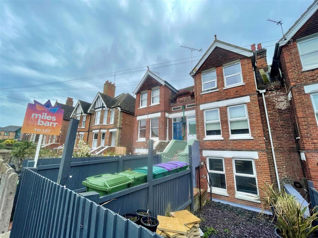 Canterbury Road Folkestone 1 Bed House 775 Pcm 179 Pw Canterbury Road Folkestone 1 Bed House 775 Pcm 179 Pw