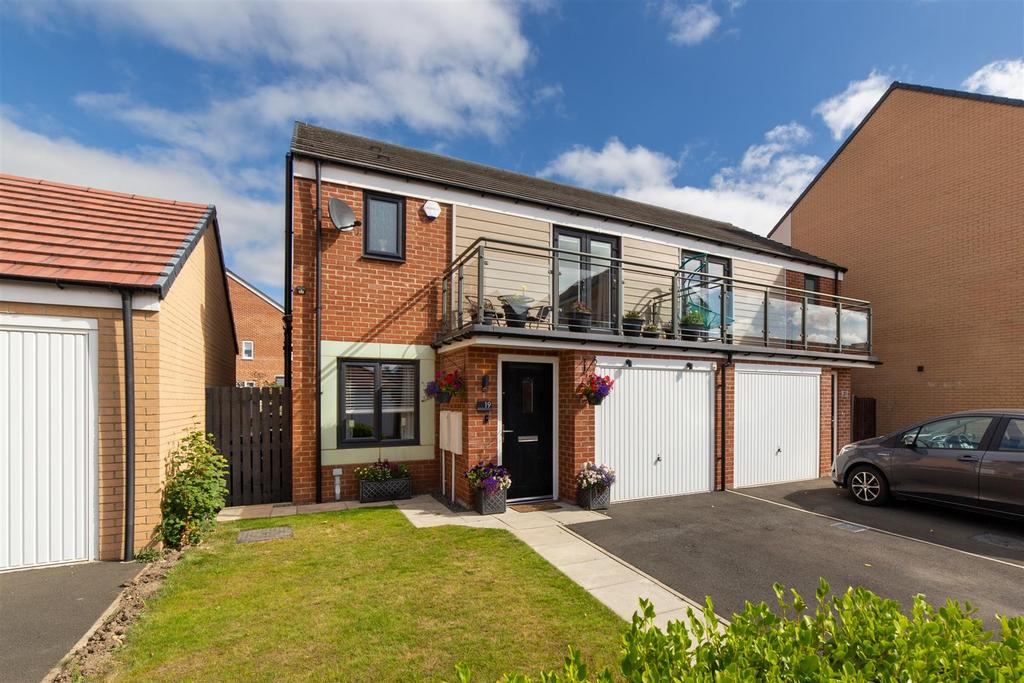 Elmwood Park Grove Great Park Newcastle Upon Tyne 3 Bed Semi Detached