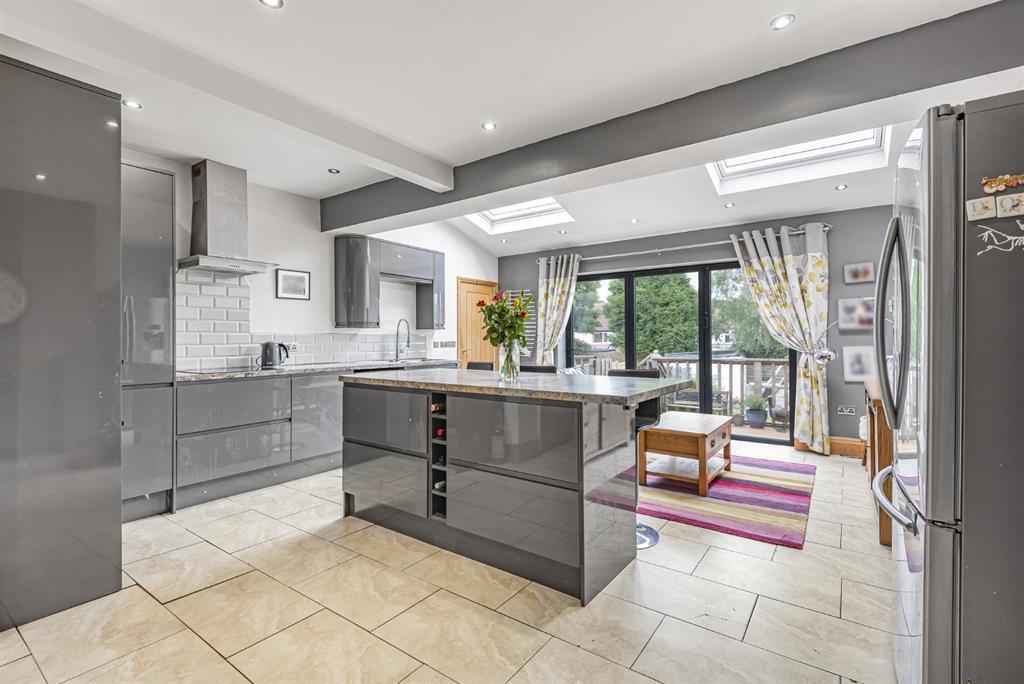 Brownberrie Walk, Horsforth, LS18 3 bed semi-detached house - £432,500