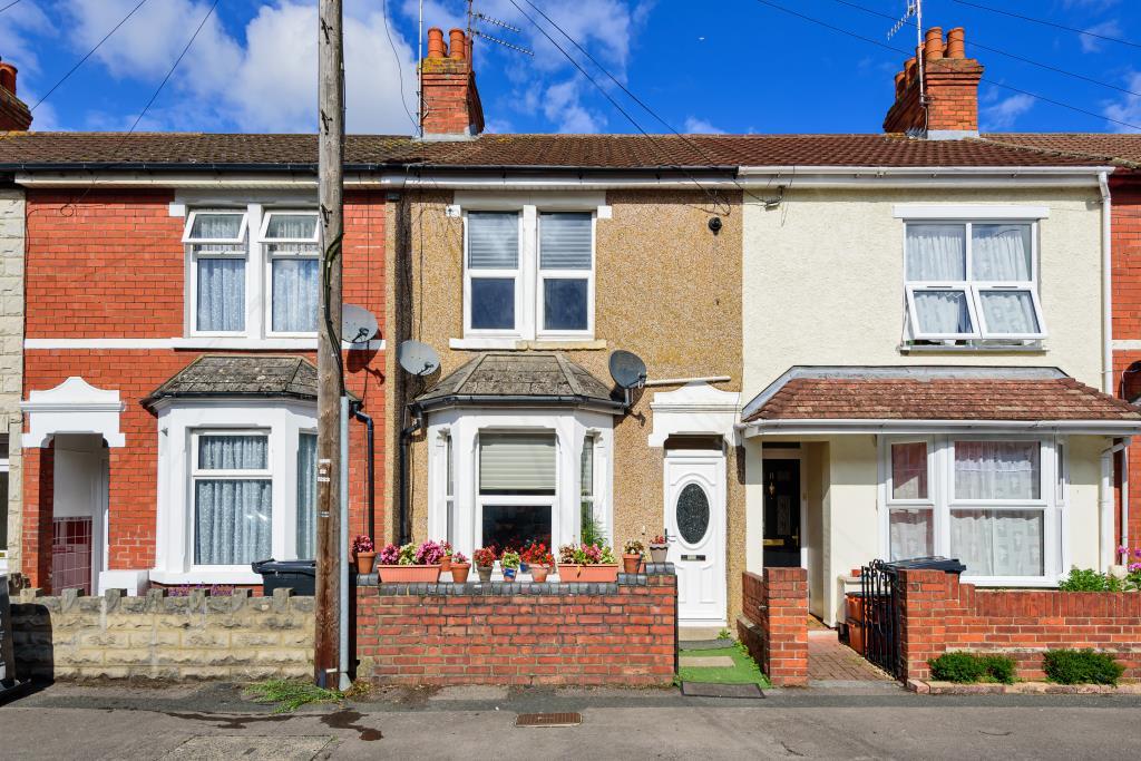 Swindon, Wiltshire, SN1 2 bed terraced house - £210,000