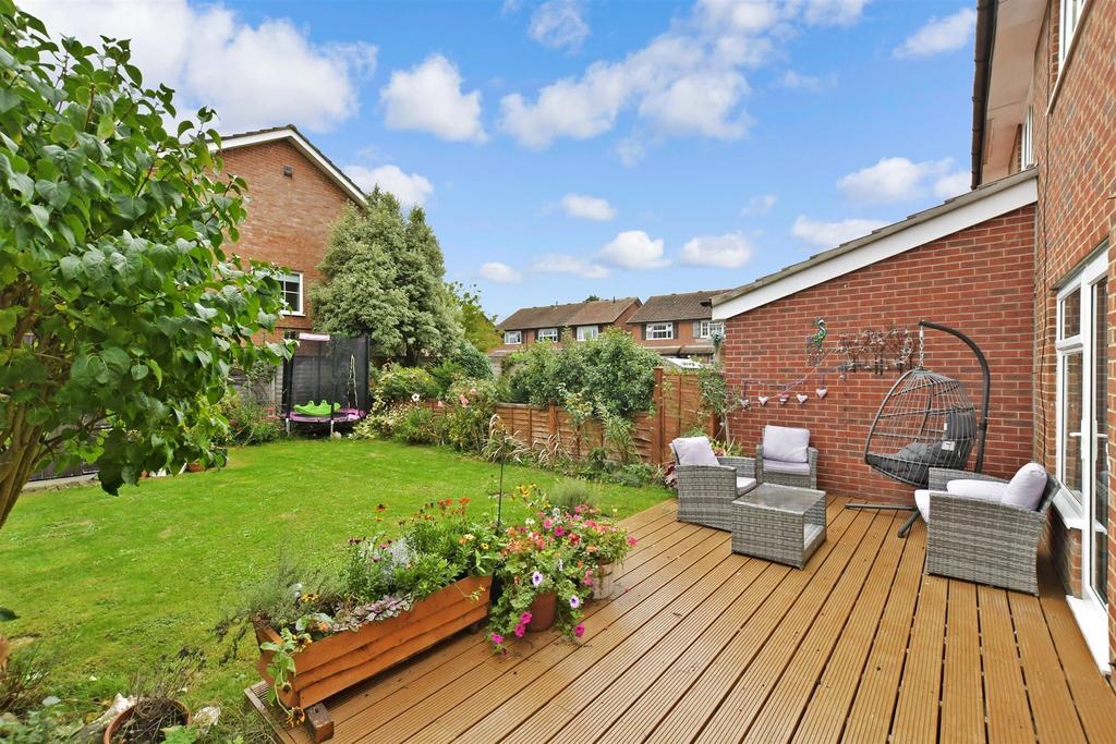 Westbourne Avenue Emsworth Hampshire 3 Bed Semi Detached House £400 000
