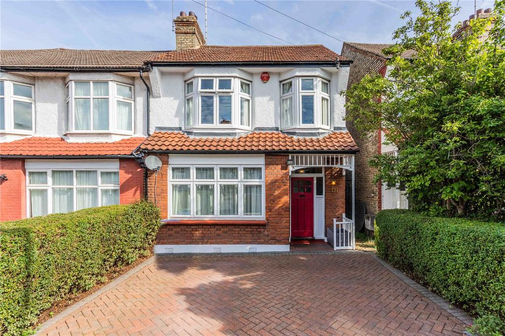 Evesham Road, London, N11 3 bed end of terrace house - £675,000