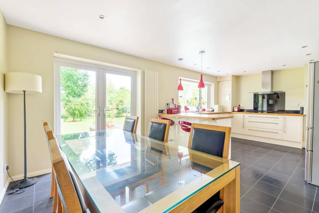 Silkmore Lane, West Horsley, KT24 4 bed bungalow - £1,195,000