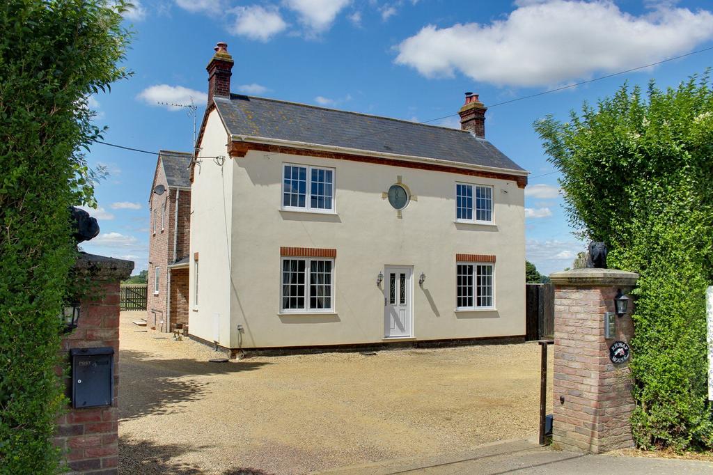 Middle Drove, St. Johns Fen End, PE14 4 bed farm house for sale - £575,000