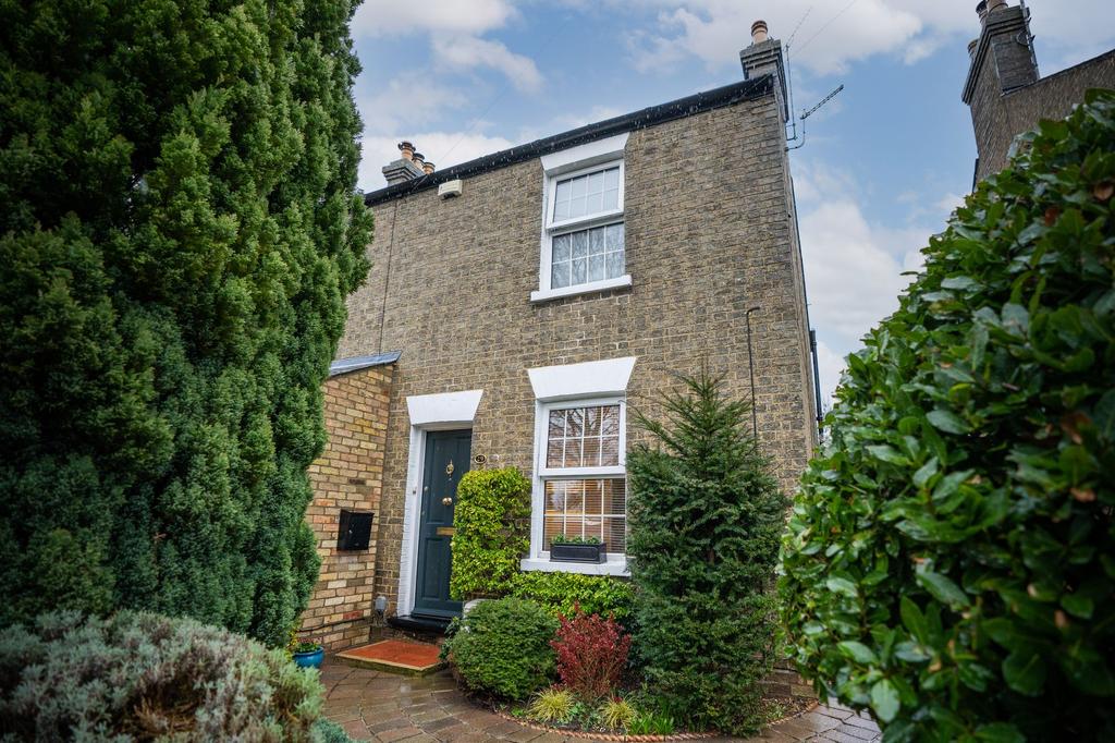 Cambridge Road, Impington, CB24 2 bed semi-detached house - £475,000