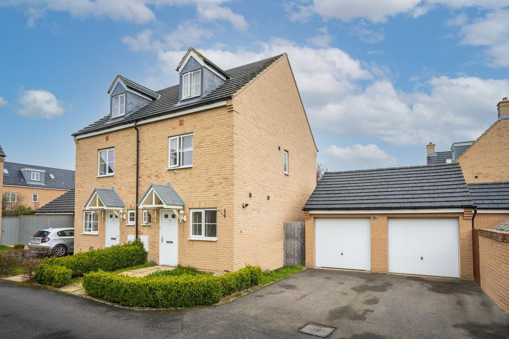 Mitchcroft Road, Longstanton, CB24 3 bed semi-detached house - £330,000