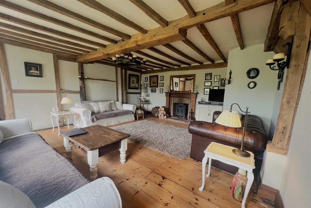 Westons Hill, Itchingfield, Horsham... 5 bed detached house - £5,500 ...