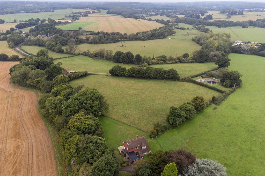 Mill Lane, Fletching, Uckfield, East Sussex, TN22 3 bed detached house ...
